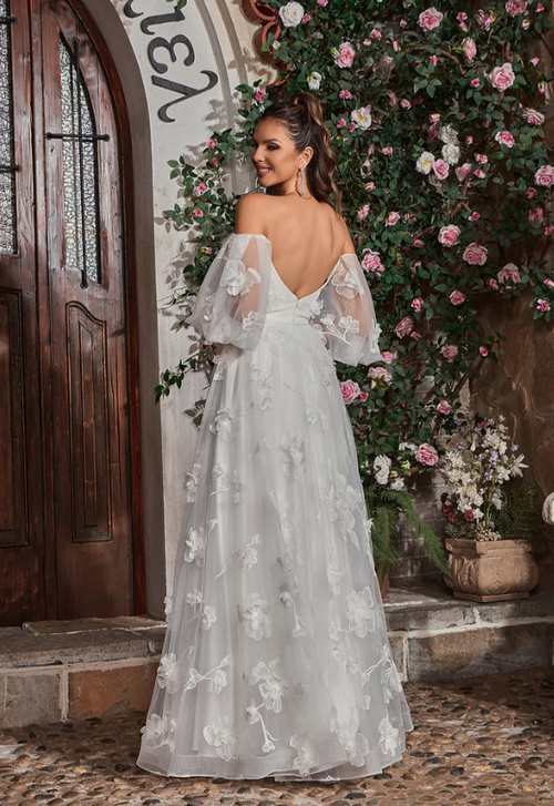 Tenneh – Just Girl Stuff